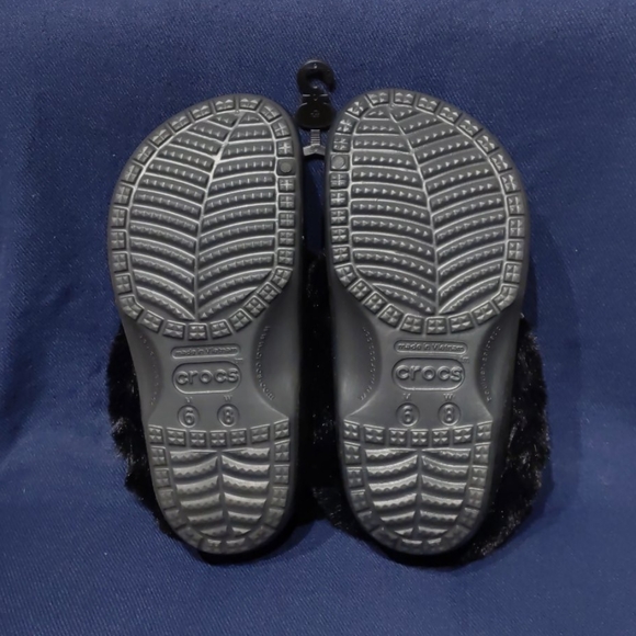 CROCS | Shoes | Nwt Crocs Classic Mammoth Luxe Metallic Clogs | Poshmark